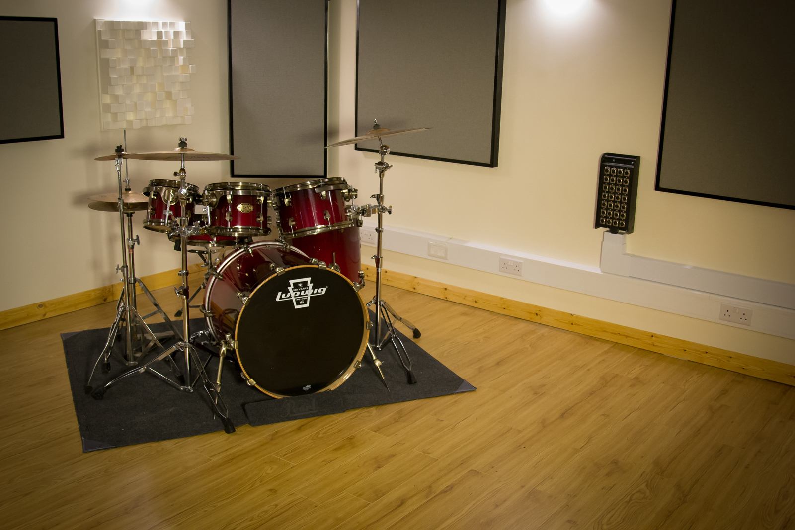 Recording Old – Studio 6 Music